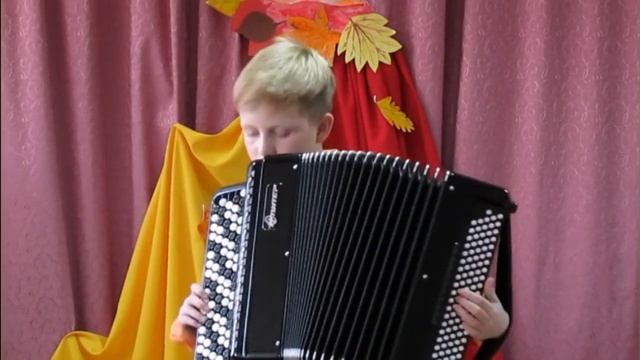 Р. Бажилин,"Русская осень". Исполняет Матвей  Польянович, 11 лет..mp4