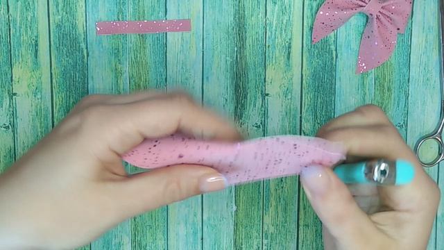 Бантики с экокожи.