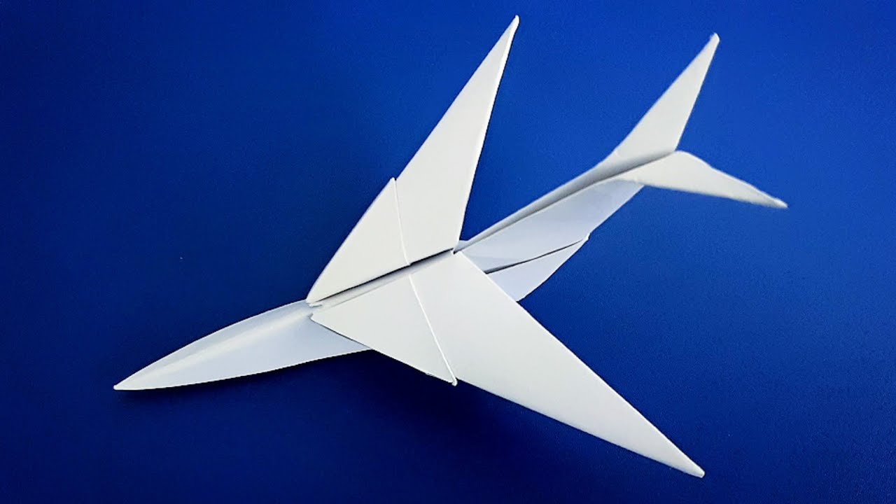 Как сделать самолет из бумаги.