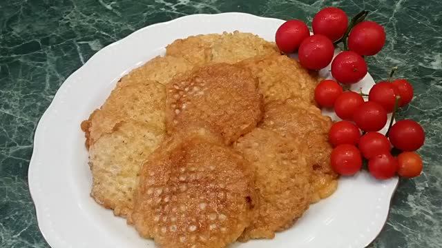 Вот это - ЗАВТРАК!!!Пальчики оближешь как вкусно.5 минут и все сыты и довольны.brunch.buns with meat