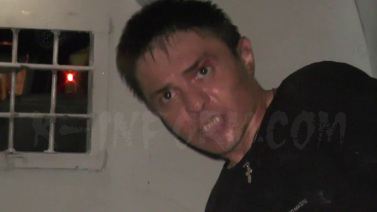 (Архив 08.08.2014) Парень "под синтетикой" бегал с ножом по Югорской