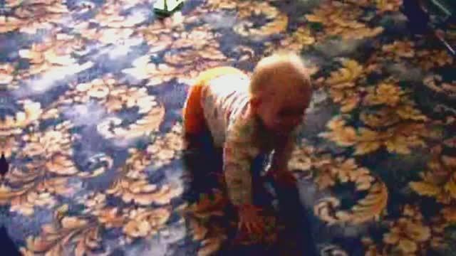 Оле 8 мес ползает ИЗ СТАРОГО