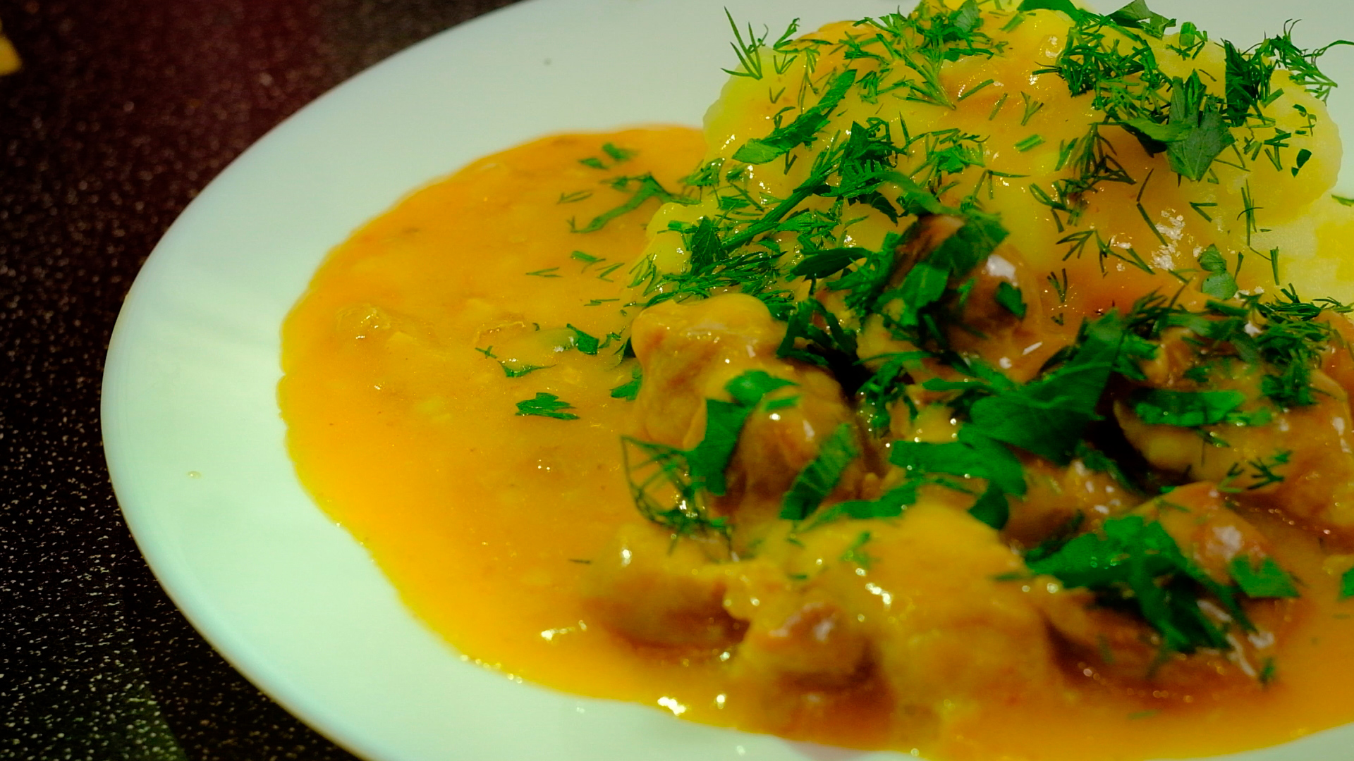 Гуляш из свинины с подливкой. Приготовлено по ГОСТу, как в советской столовой