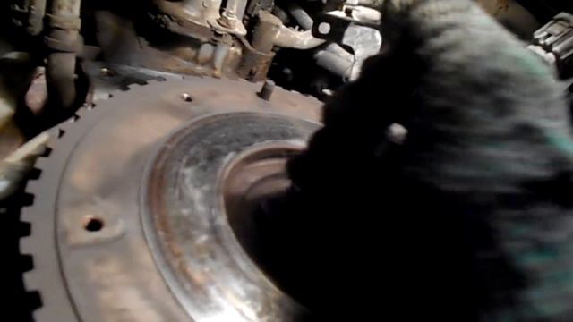 как выбить подшипник из коленвала.mp4