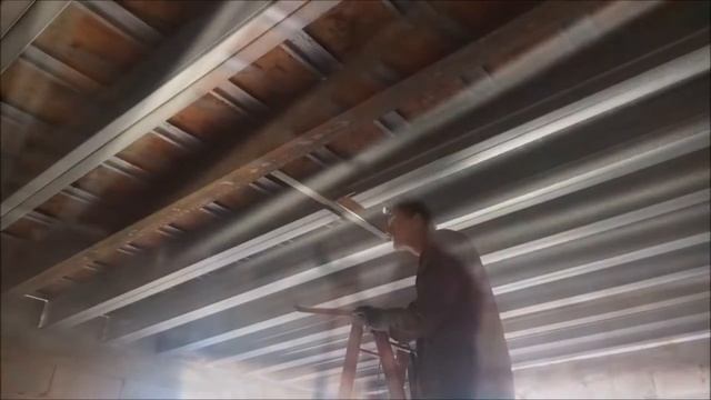 МЕТАЛЛИЧЕСКАЯ ЛЕСТНИЦА / на второй этаж В ДОМЕ