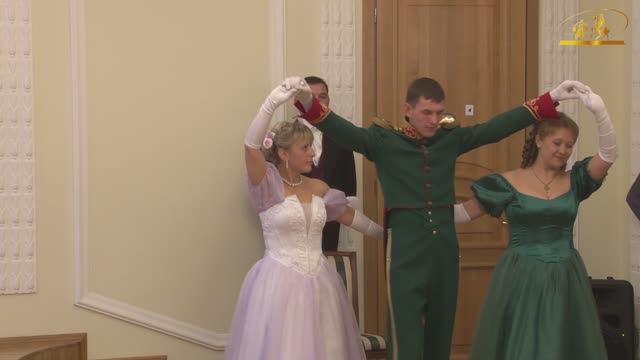 Минувших дней очарованье…