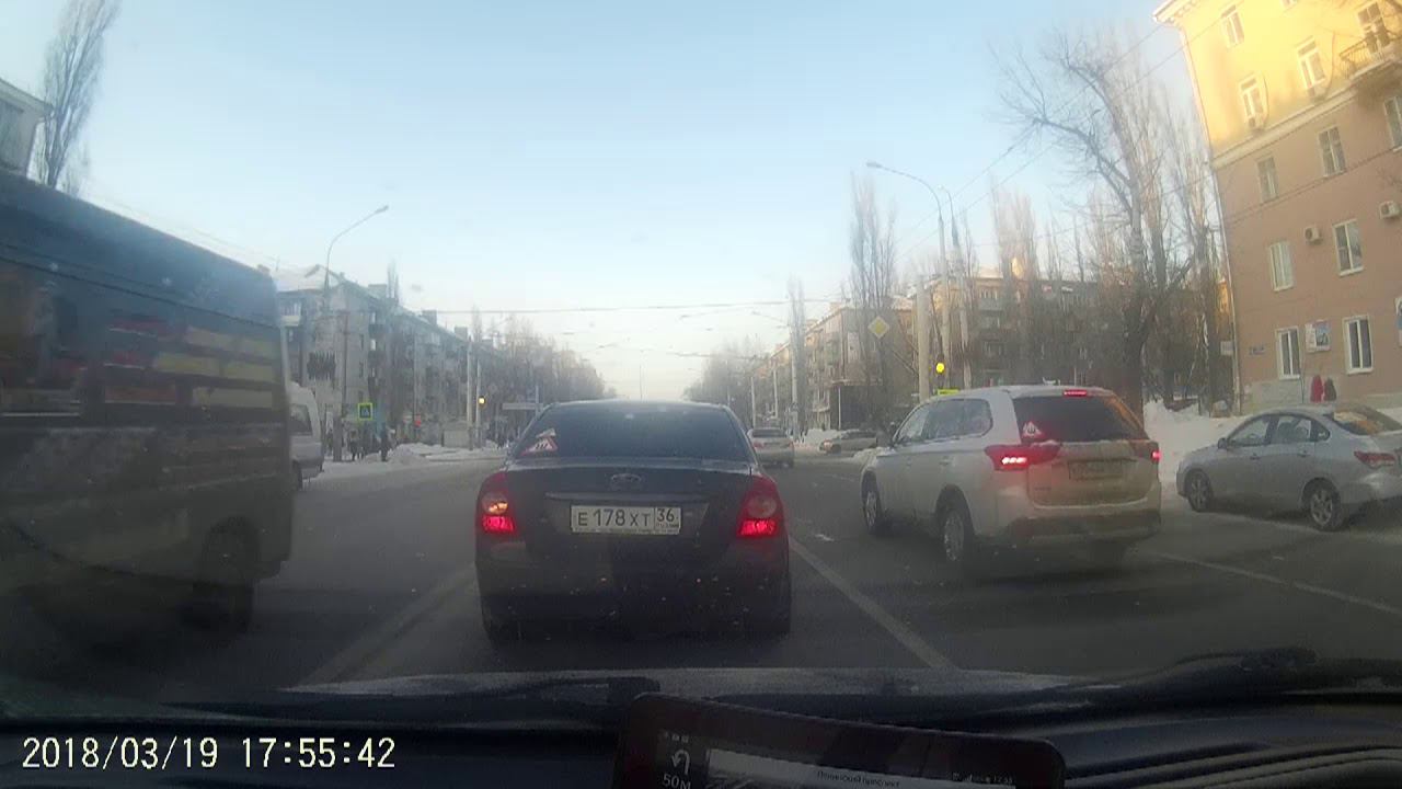 Воронеж!!!Наркоманка едет в такси!!!