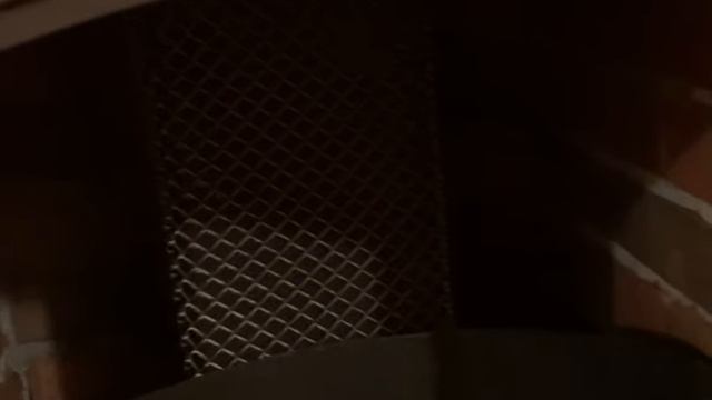 печка довольного Жихаря в кирпиче.webm