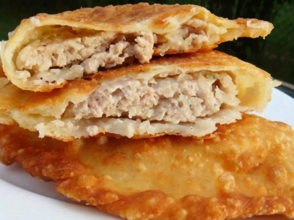 Хрустящие сочные домашние чебуреки