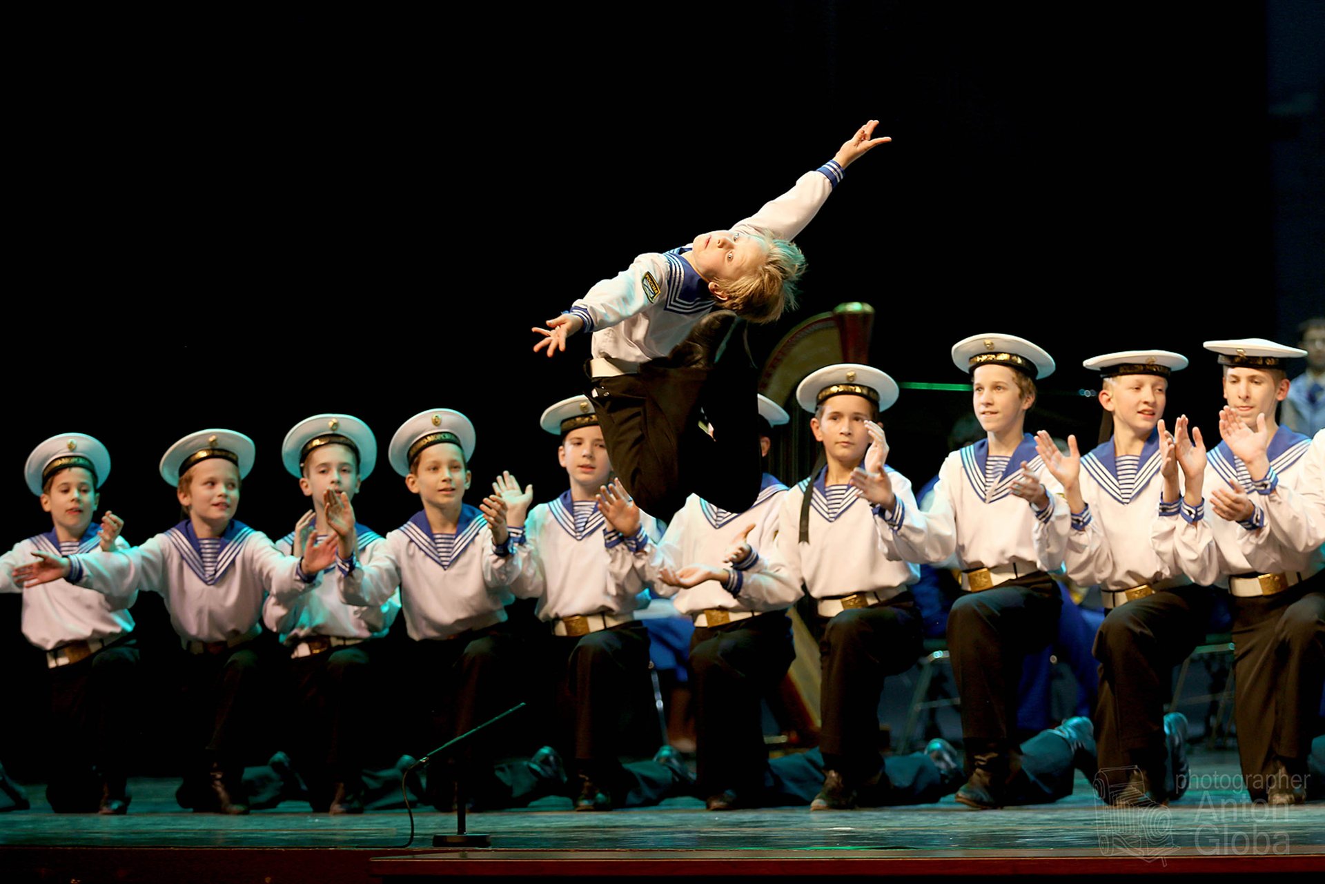 "Юнги на корабле", Ансамбль Локтева. "Jungi on the ship", Loktev Ensemble.