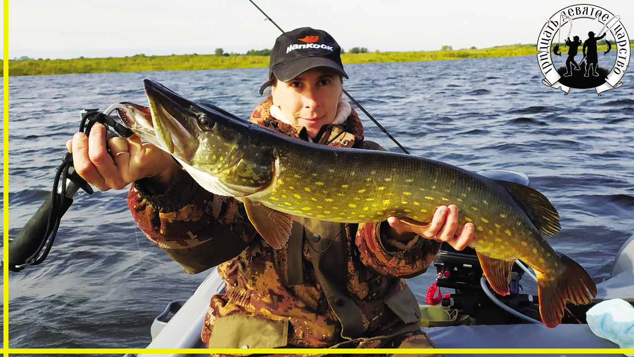 Рыбалка на щуку. Тройник в пальце. Ловля щуки осенью.