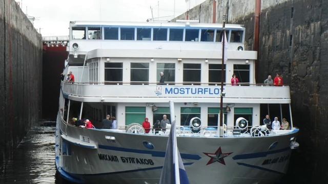 Закрытие ворот нижнего бьефа Верхнесвирского гидроузла