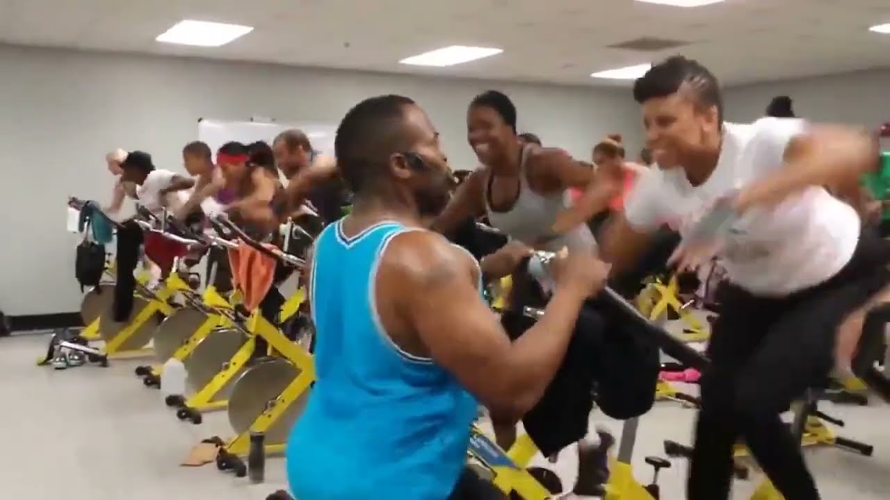 Я хочу себе такого тренера ?