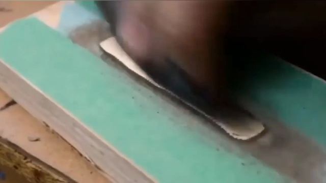 Тонкая работа: из болтов и гаек, почти , ювелирное изделие. Дело мастера боится.