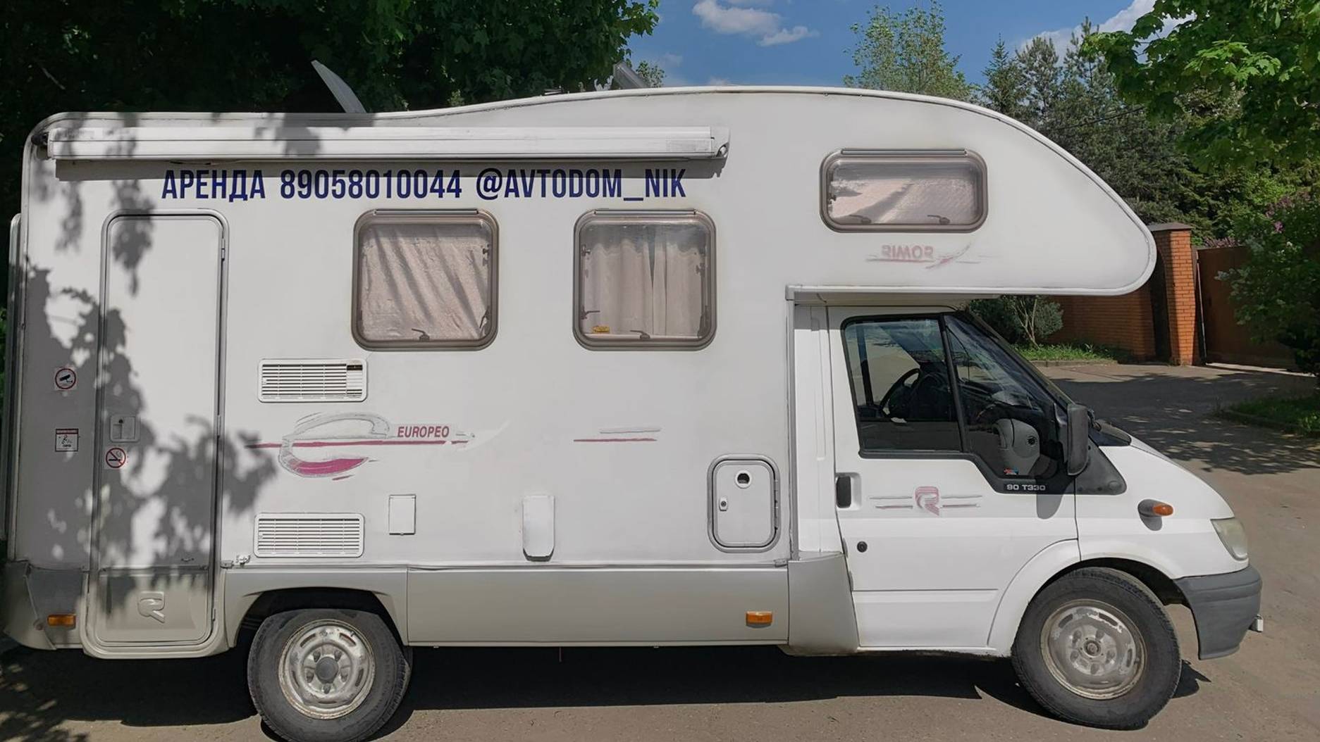 Обзор правой стороны автодома Rimor Junior 2002 года