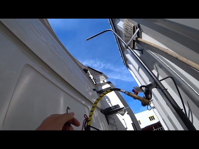 От меня одни убытки? работничек)