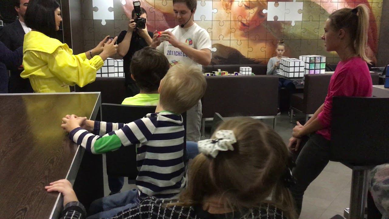 Научиться собирать классический Кубик Рубика за 20 секунд? - легко!