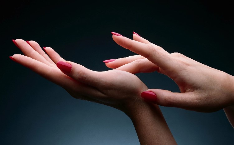 Говорящие руки !!!  Дневник в стихах. Автор текста Валентина Дивнич.