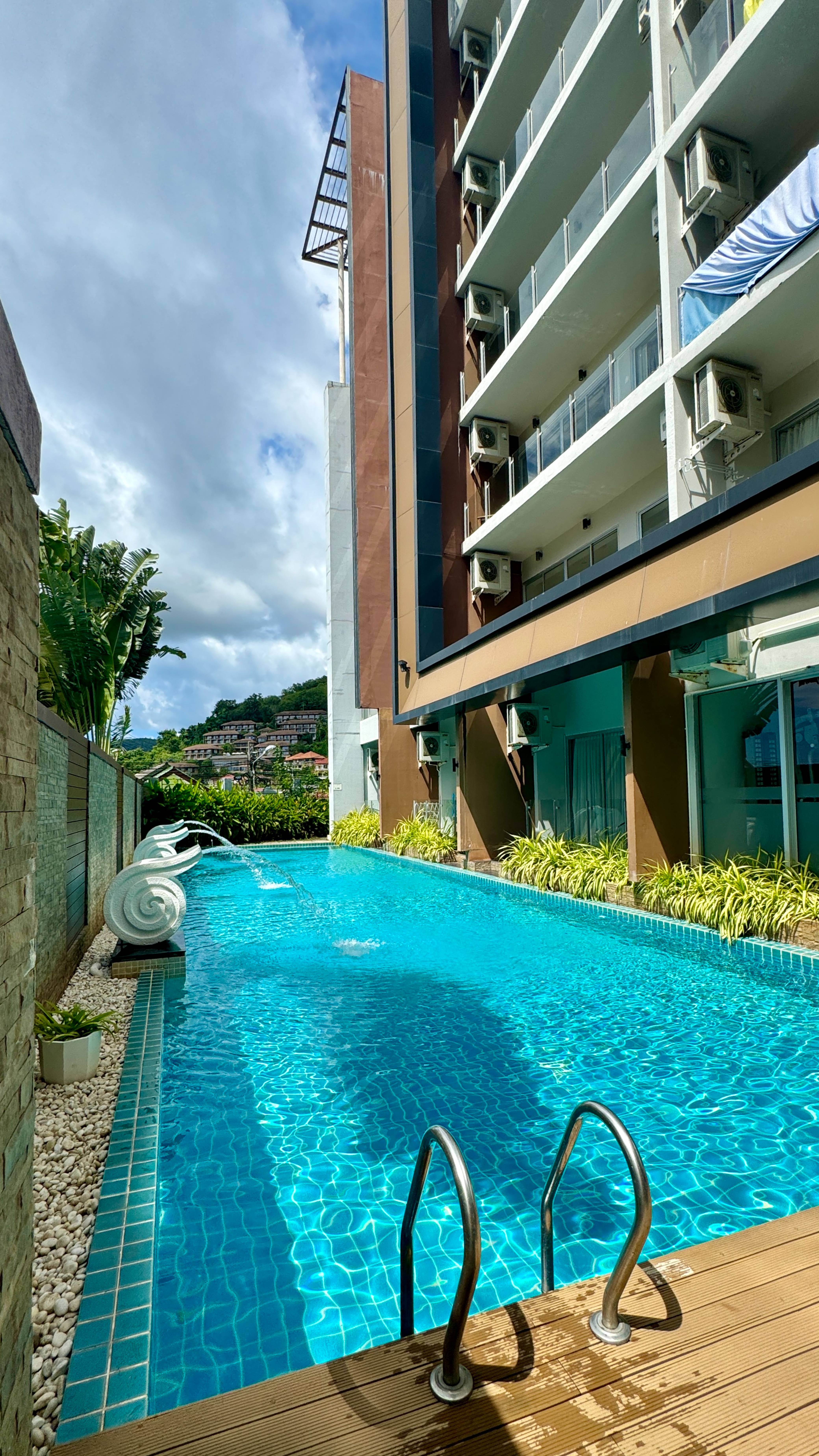 Chic condo, пляж Карон