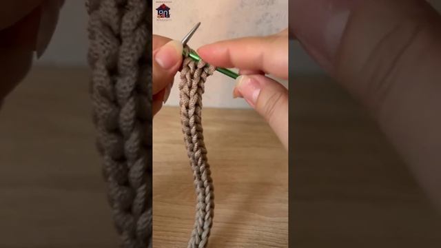 Чтобы ровно получилось, спицу в помощь я взяла и уверенность обрела