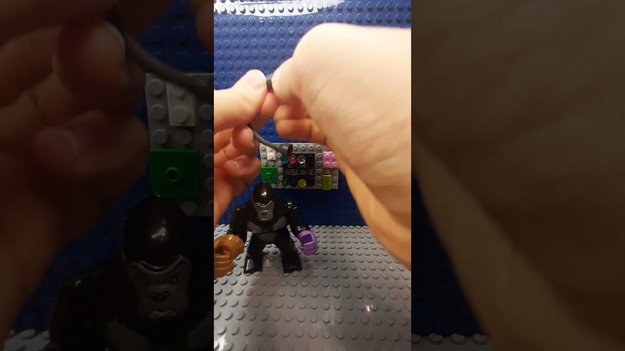 Учёный ЛЕГО горилла.