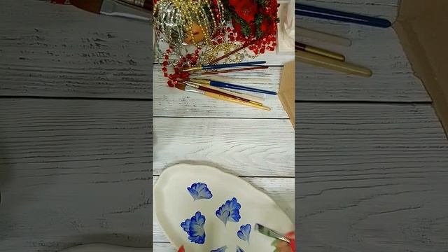 Хочется много использовать мазков,а это самый простой,художественная роспись