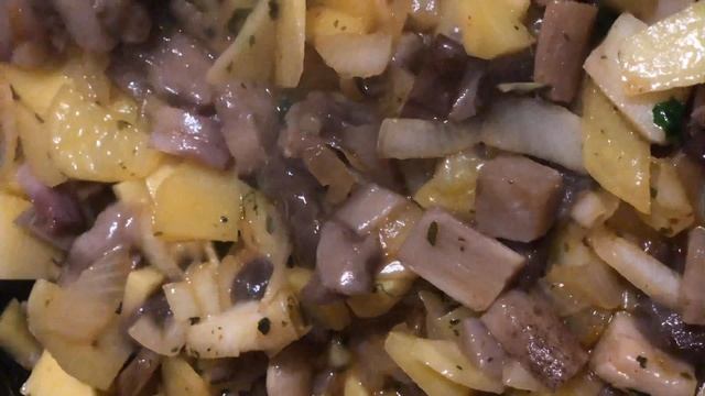 Картоха с грибами