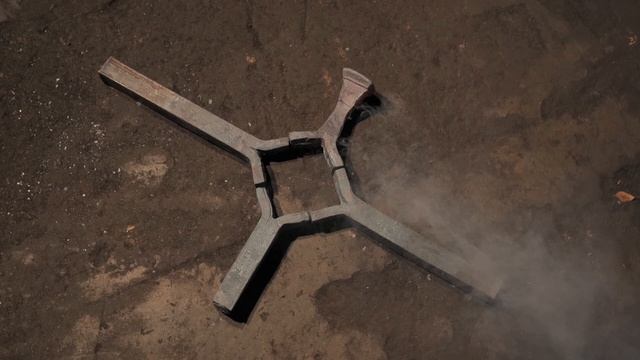 Уникальная вешалка для мотоциклетного шлема – Искусство молота: Кузнечный экспресс (выпуск 7)