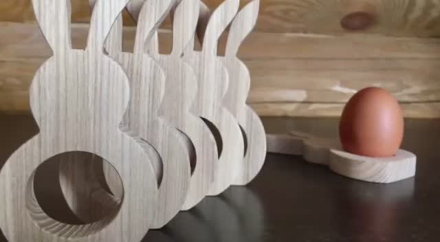 Сувенир из дерева. Пасхальные кролики из ясеня