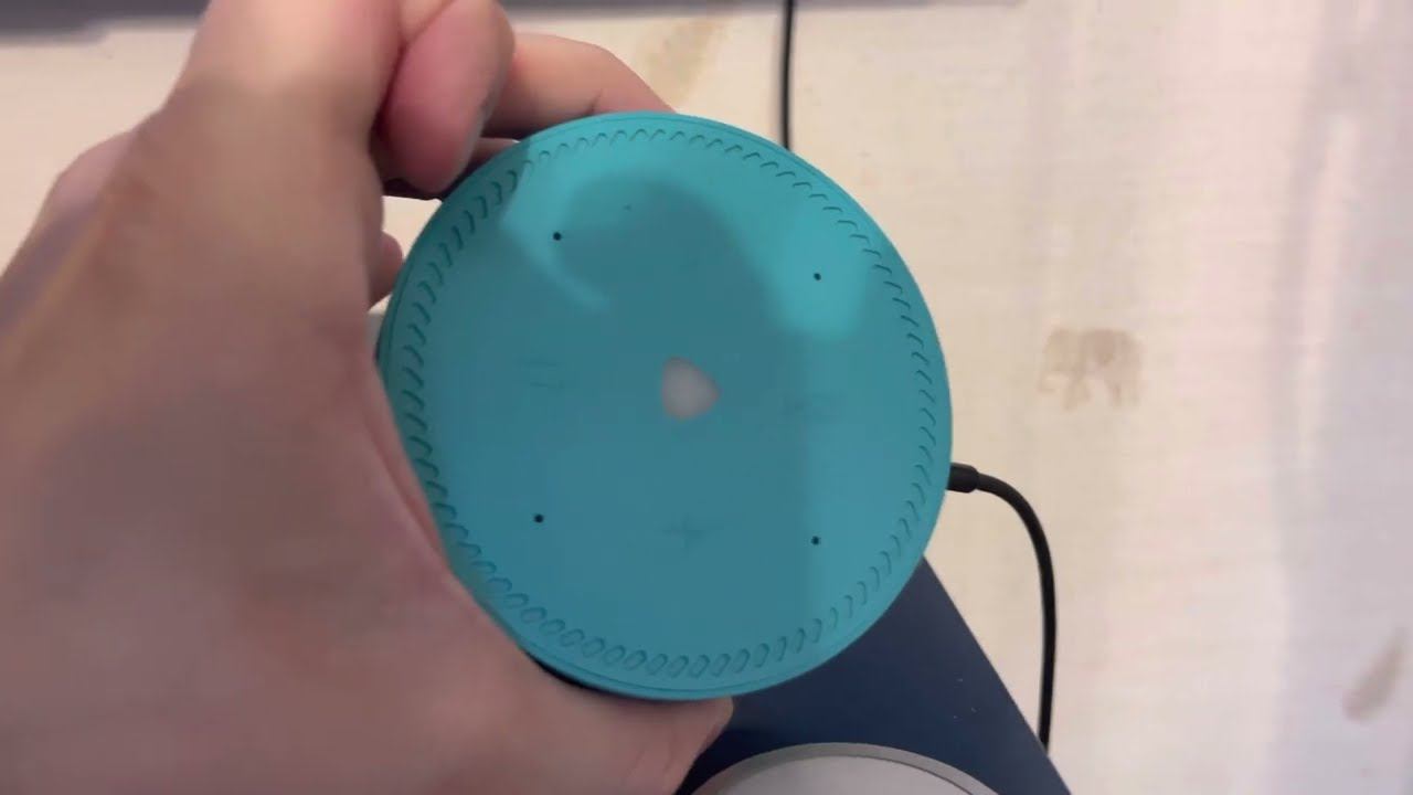 Как работает Яндекс Станция Лайт в мятном цвете, спустя год с небольшим, после подписки и её оплаты