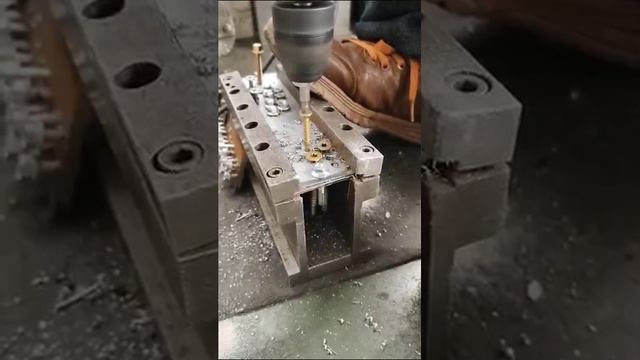 Cаморез Флюгель Wing screw - тестируем перед отправкой. Толщина металла 7 мм