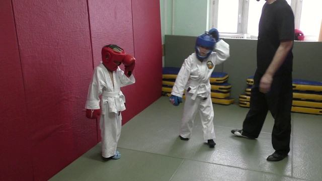 Малыши-борцухи