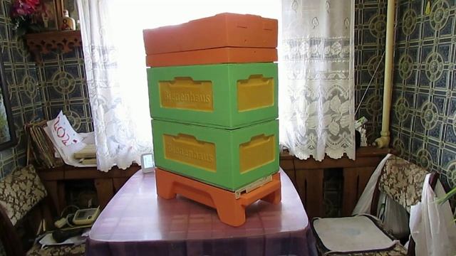 улей BenenHaus два корпуса по 6 рутовских рамок - для лучшего развития пчел и работы на мед весной
