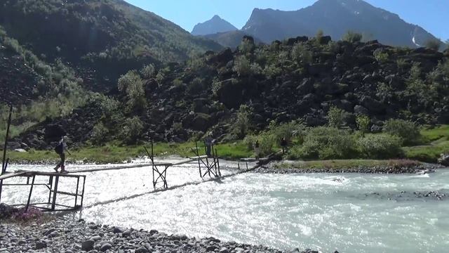 Алтай. Идем к часовне.mp4