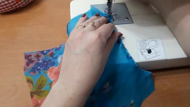 Обработка горловина из тонких тканей. Московский шов.mp4