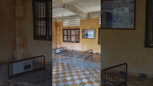 Геноцид в Камбодже (тюрьма Туол Сленг)