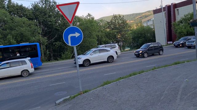 Идем гулять к набережной