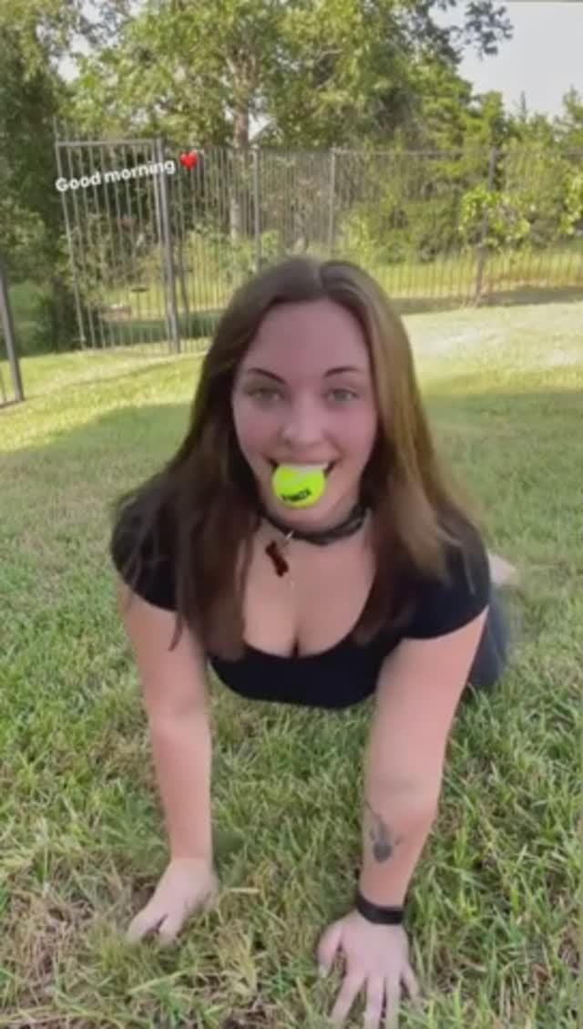 Вообще, мне больше хотелось бы иметь собаку, чем жену. (Малыш)