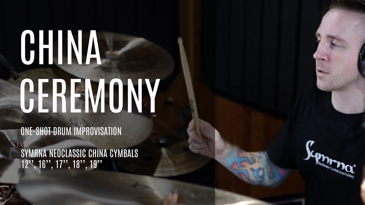 Павел Лохнин импровизирует с тарелками чайна Symrna Neoclassic