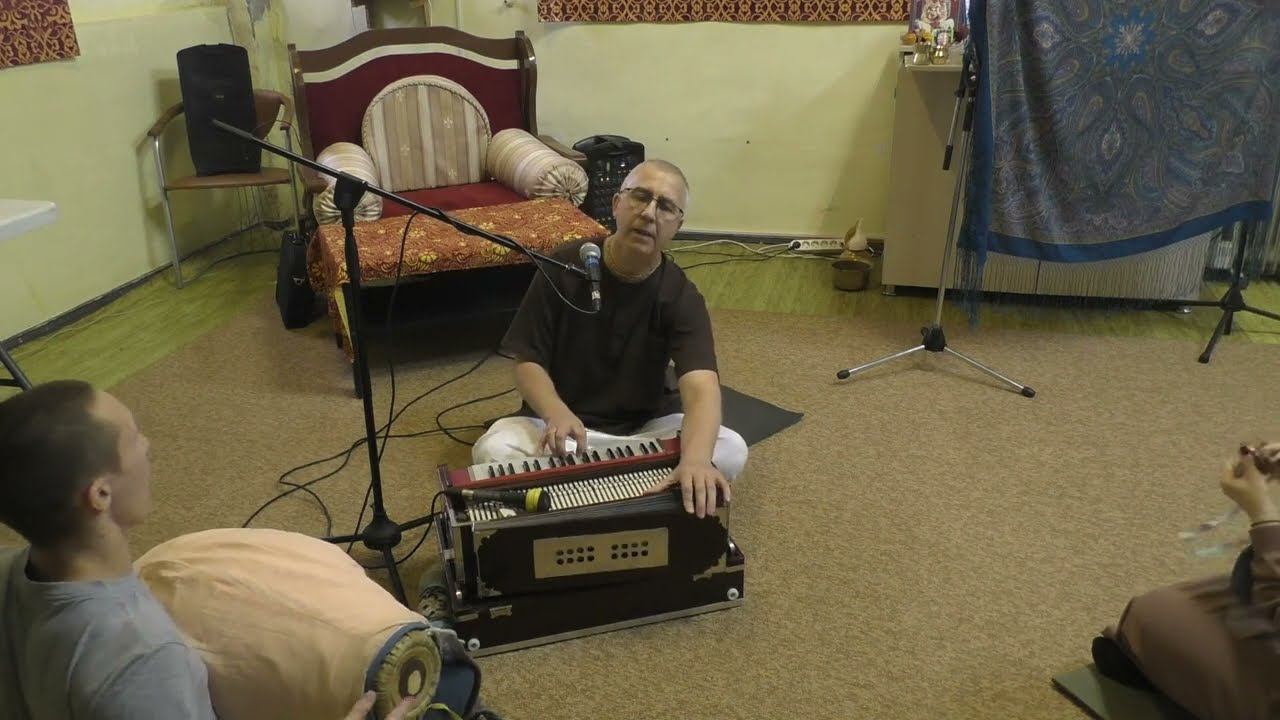 ЕМ Ачинтья Гауранга прабху.  Киртан 1.