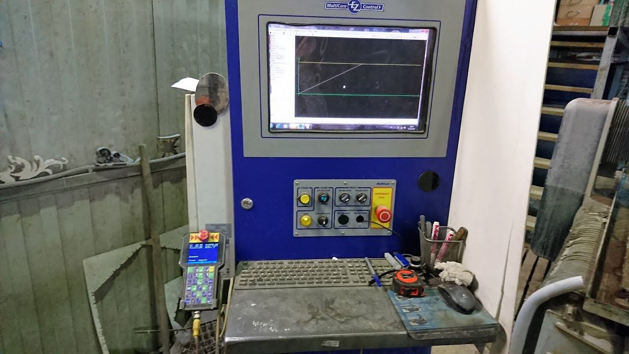 Резка плитки водой для последующей идеальной укладки