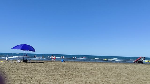 море, песок, пляж ?