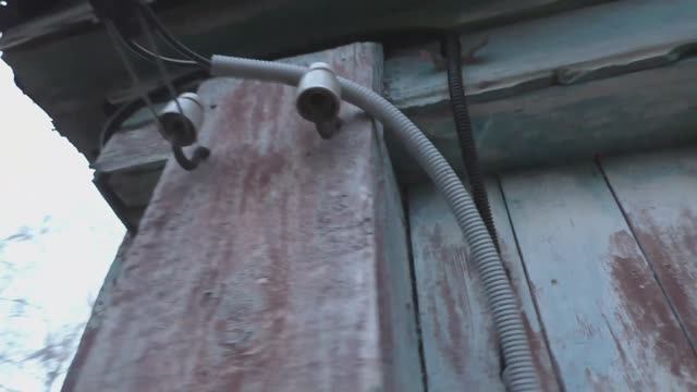 Как провести электричество в сарай. Как сделать электропроводку в сарае