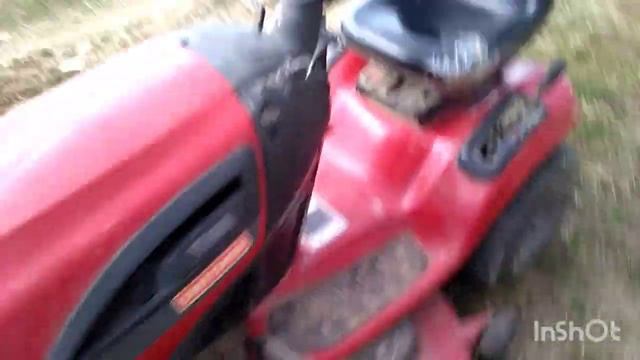 Прогулка на тракторе до речки. Релакс видео.  Самогон Саныч live.