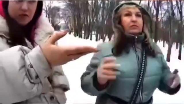 Жители Харькова требуют от украинских боевиков убрать пушки, размещенные у детского сада и двух школ