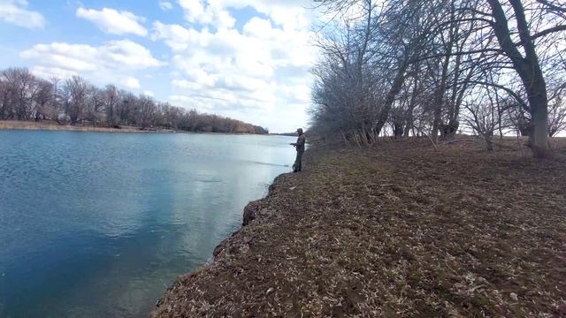 История одного карася, который клюнул как щука. Рыбалка в штормовой ветер.
