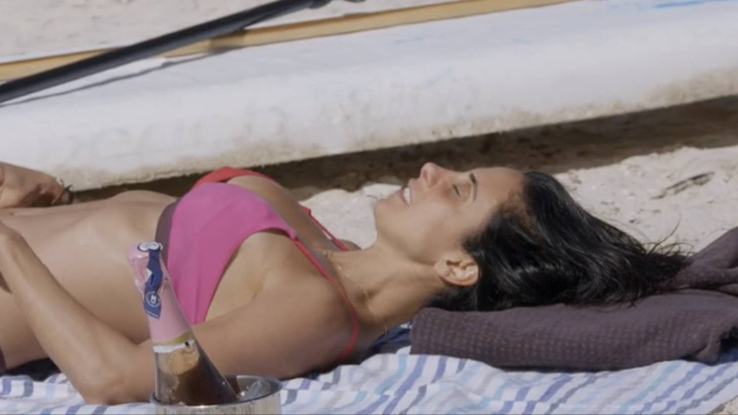 Особняк милф -2 сезон 5 серия / MILF Manor