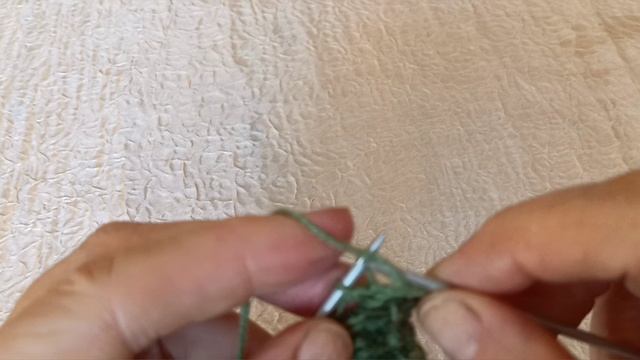 Вяжем спицами. Двухцветный узор