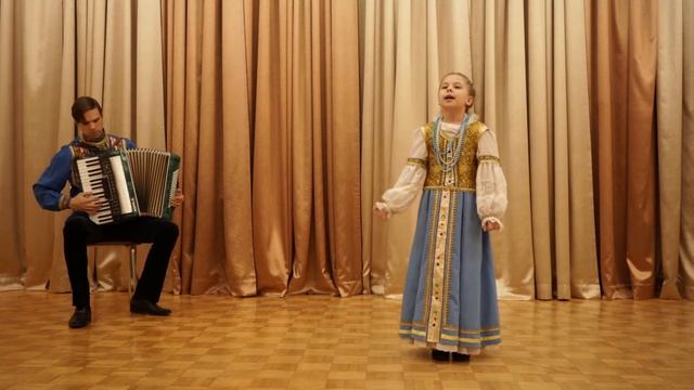 Алиева Майя. Хороводная игровая песня "Я гнала гусей домой"