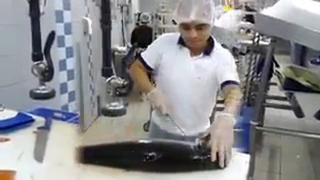 Сёмга  Разделка на филе.